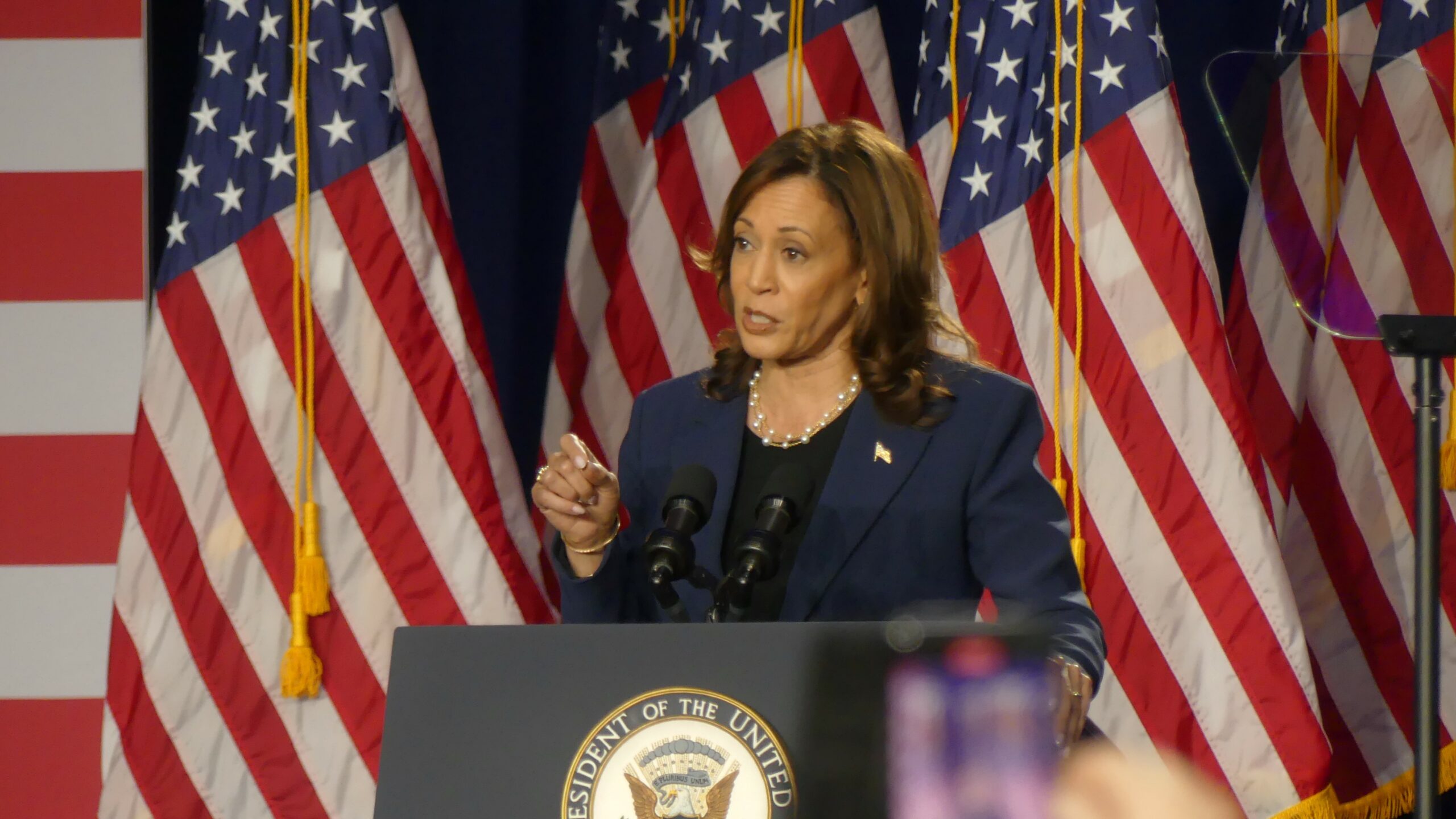 Harris plans Tuesday visit to Milwaukee - WisPolitics