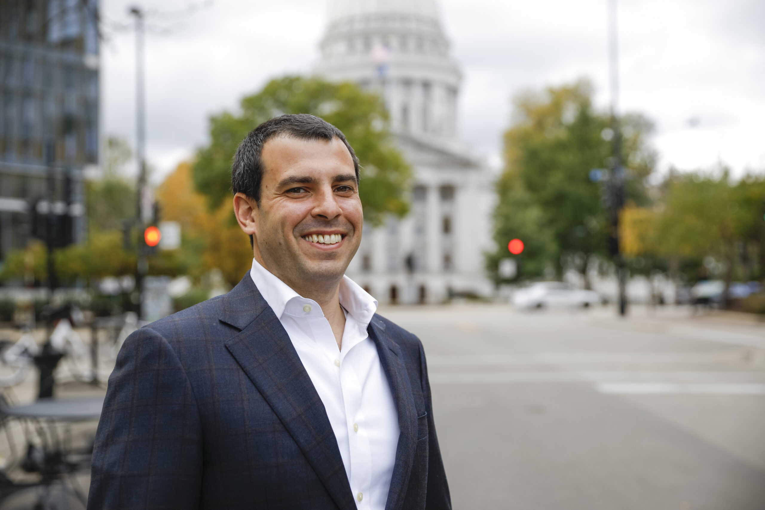 Lasry drops U.S. Senate bid, endorses Barnes - WisPolitics